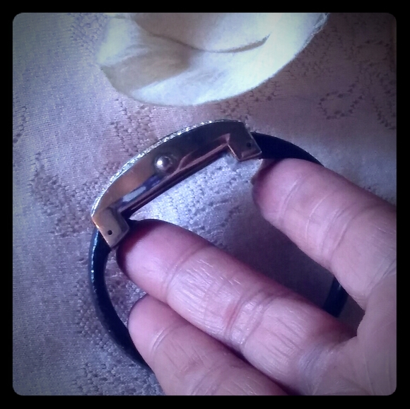 Geneva Elite | Accessories | Vintage Geneva Cz Bezel Hinged Bangle ...